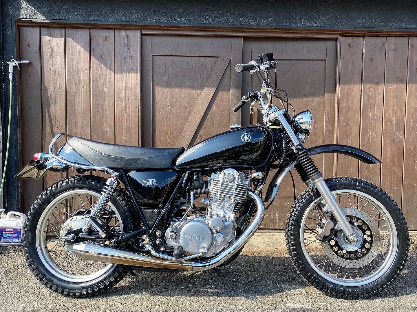 SR400はどんなカスタムができるの？定番スタイルからフルカスタムまで丸ごと解説！ - TRUST MOTORCYCLE